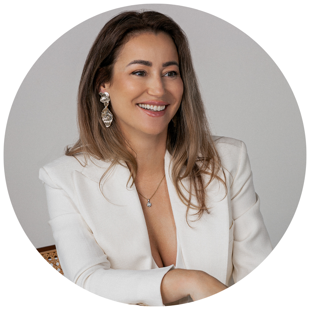 2 RAKTAI | MENAS BŪTI KARTU