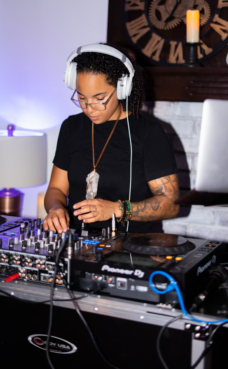 KT KABOOM, Nigerian and Italian DJ, producer, artist and songwriter.